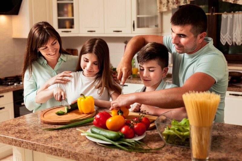 Dining Together, Thriving Together: A Guide to Family Nutrition